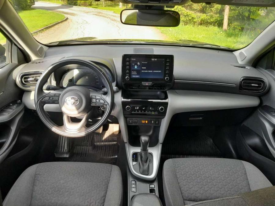 Черный Тойота Yaris Cross 2022 в Шяуляй, объемом двигателя 1.50 л и пробегом 144 тыс. км за 17750 €, фото 14 на AUTOMOTO.COM.LV
