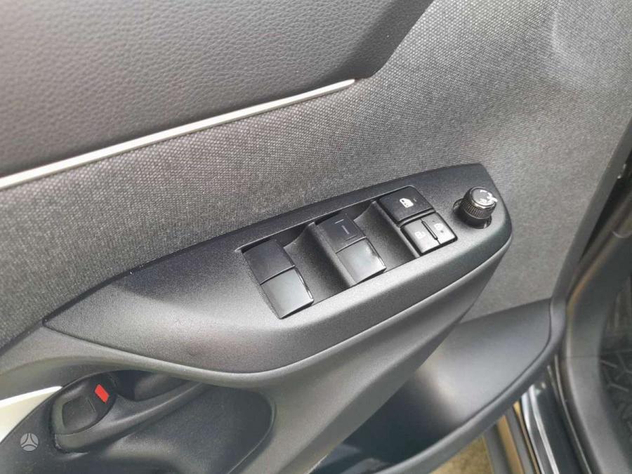 Черный Тойота Yaris Cross 2022 в Шяуляй, объемом двигателя 1.50 л и пробегом 144 тыс. км за 17750 €, фото 21 на AUTOMOTO.COM.LV