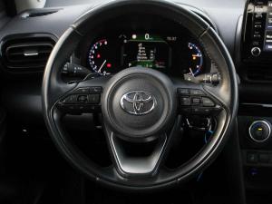 Черный Тойота Yaris Cross 2023 в Вильнюс, объемом двигателя 1.50 л и пробегом 81 тыс. км за 17350 €, фото 6 на AUTOMOTO.COM.LV