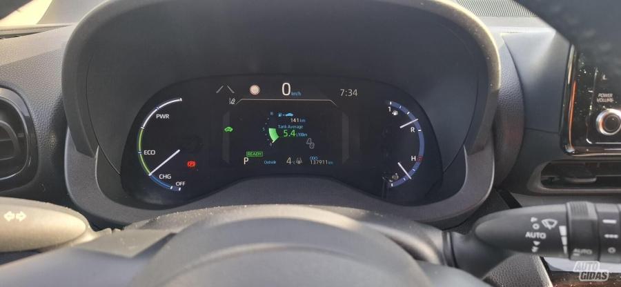 Melns Toyota Yaris Cross 2023 Viļņa, ar dzinēja tilpumu 1.50 L un nobraukumu 138 tūkst. km par 17500 €, foto 6 vietnē AUTOMOTO.COM.LV