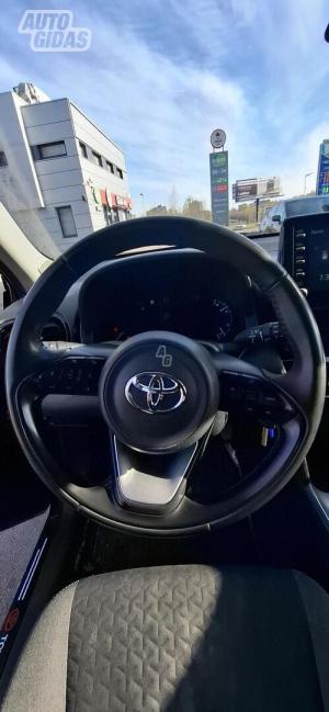 Melns Toyota Yaris Cross 2023 Viļņa, ar dzinēja tilpumu 1.50 L un nobraukumu 138 tūkst. km par 17500 €, foto 9 vietnē AUTOMOTO.COM.LV