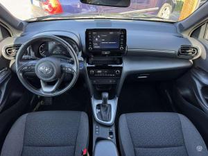 Черный Тойота Yaris Cross 2023 в Вильнюс, объемом двигателя 1.50 л и пробегом 55 тыс. км за 19690 €, фото 3 на AUTOMOTO.COM.LV