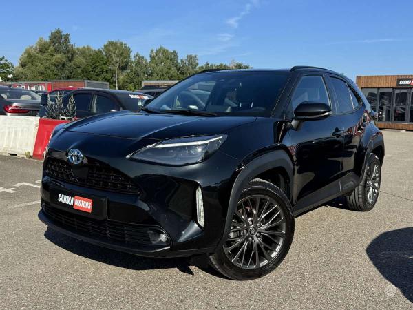Black Toyota Yaris Cross 2023 in Vilnius, with an engine capacity of 1.50 L and mileage of 55 thousand km for 19690 €, photo 3 on AUTOMOTO.COM.LV