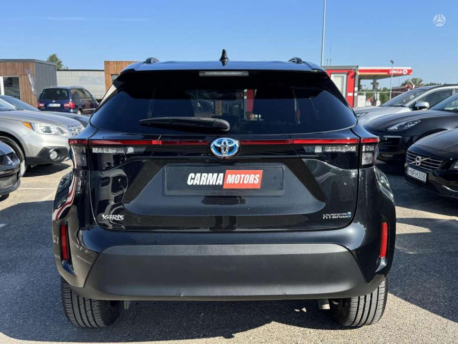 Черный Тойота Yaris Cross 2023 в Вильнюс, объемом двигателя 1.50 л и пробегом 55 тыс. км за 19690 €, фото 11 на AUTOMOTO.COM.LV