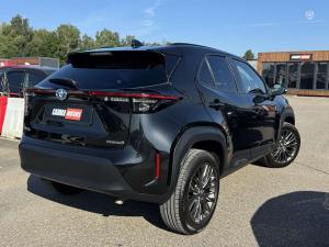 Черный Тойота Yaris Cross 2023 в Вильнюс, объемом двигателя 1.50 л и пробегом 55 тыс. км за 19690 €, фото 12 на AUTOMOTO.COM.LV