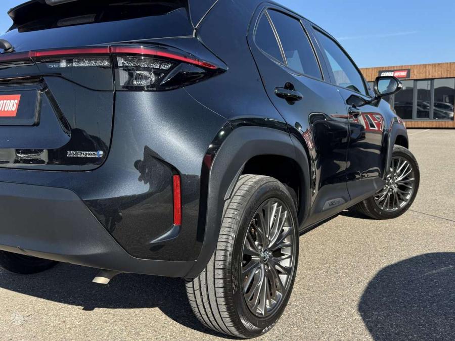 Черный Тойота Yaris Cross 2023 в Вильнюс, объемом двигателя 1.50 л и пробегом 55 тыс. км за 19690 €, фото 13 на AUTOMOTO.COM.LV
