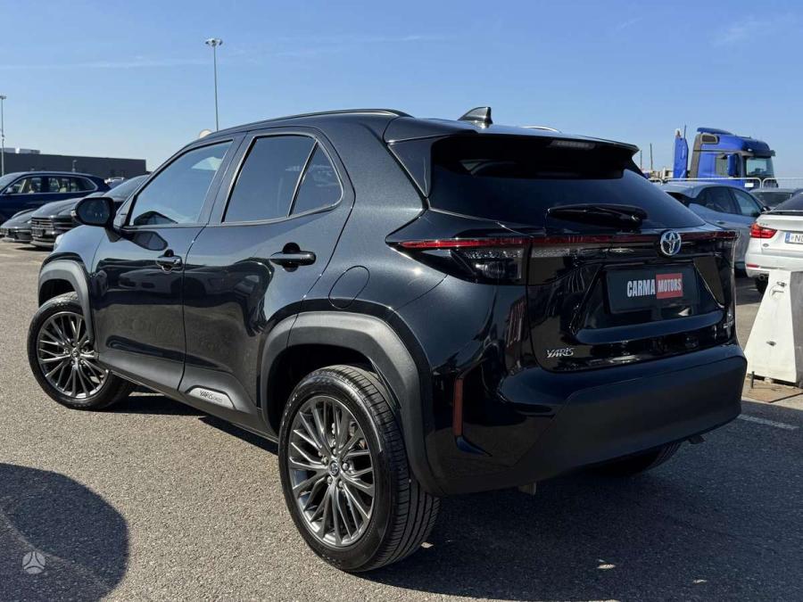 Черный Тойота Yaris Cross 2023 в Вильнюс, объемом двигателя 1.50 л и пробегом 55 тыс. км за 19690 €, фото 14 на AUTOMOTO.COM.LV