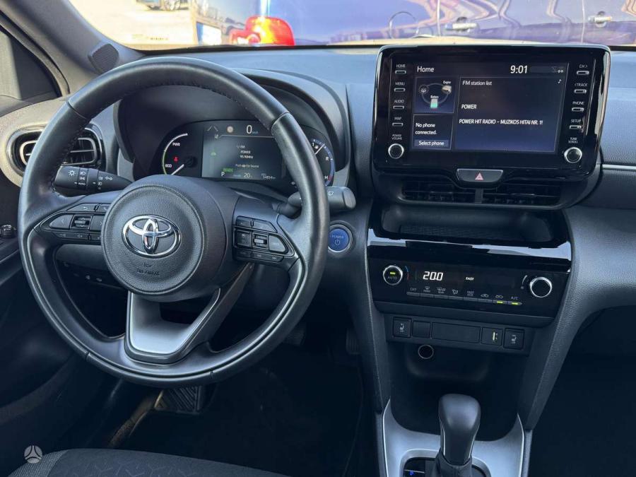 Черный Тойота Yaris Cross 2023 в Вильнюс, объемом двигателя 1.50 л и пробегом 55 тыс. км за 19690 €, фото 27 на AUTOMOTO.COM.LV