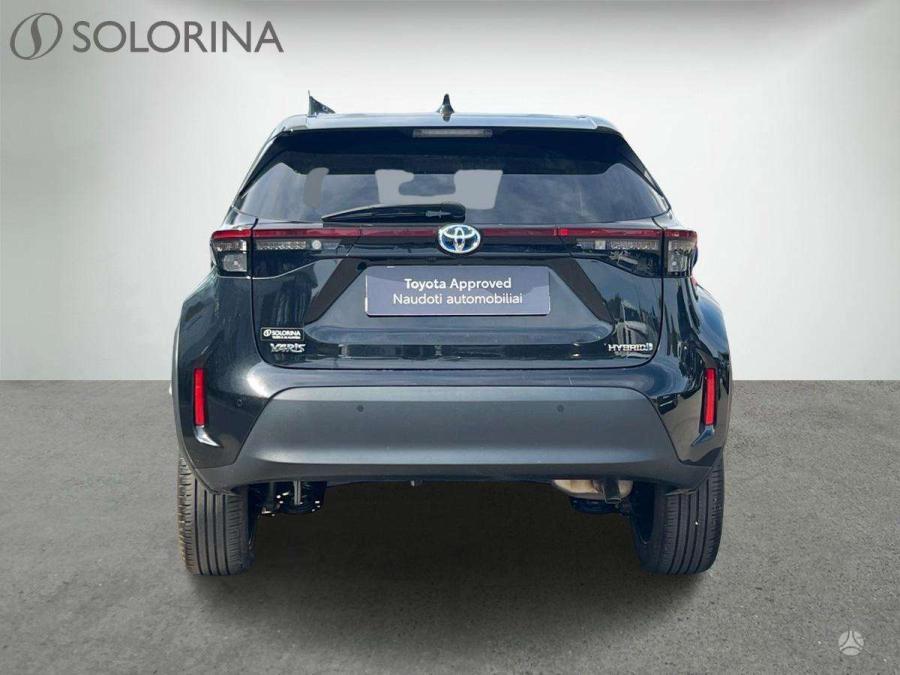 Melns Toyota Yaris Cross 2023 Klaipėda, ar dzinēja tilpumu 1.49 L un nobraukumu 33 tūkst. km par 25900 €, foto 5 vietnē AUTOMOTO.COM.LV