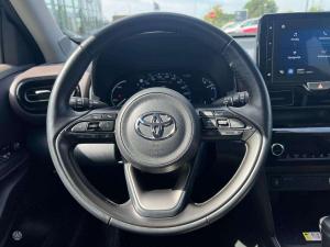Melns Toyota Yaris Cross 2023 Klaipėda, ar dzinēja tilpumu 1.49 L un nobraukumu 33 tūkst. km par 25900 €, foto 13 vietnē AUTOMOTO.COM.LV