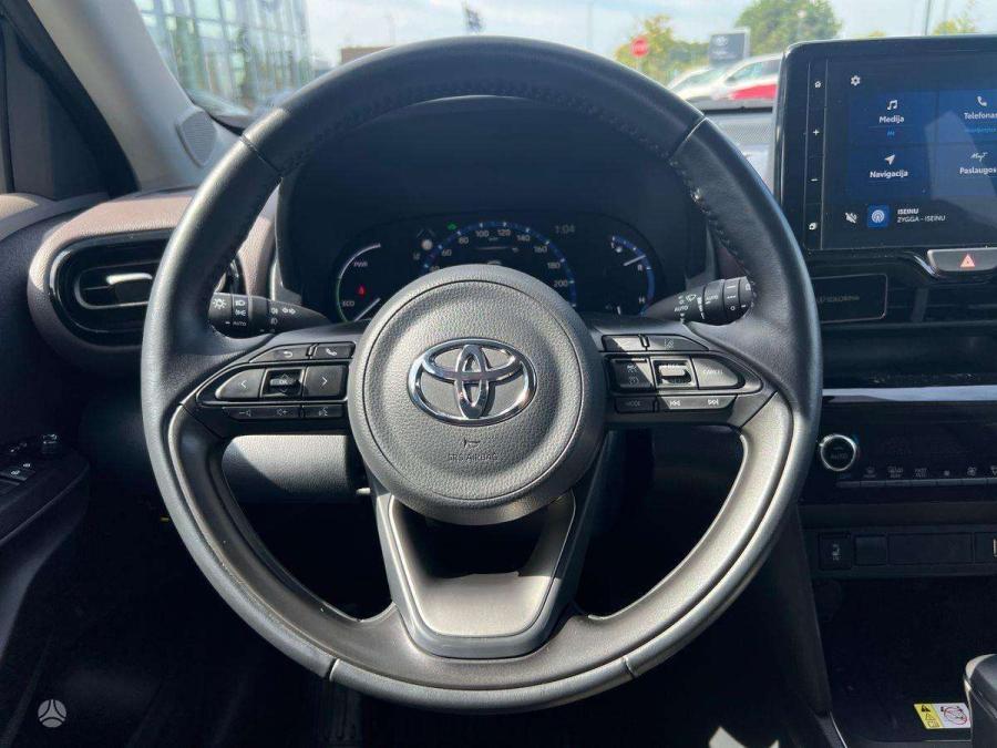 Melns Toyota Yaris Cross 2023 Klaipėda, ar dzinēja tilpumu 1.49 L un nobraukumu 33 tūkst. km par 25900 €, foto 13 vietnē AUTOMOTO.COM.LV