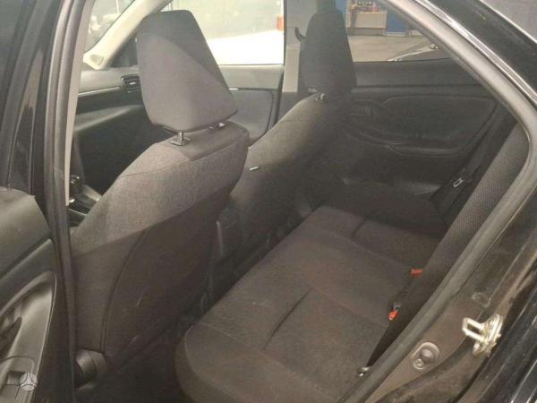 Black Toyota Yaris Cross 2023 in Vilnius, with an engine capacity of 1.50 L and mileage of 151 thousand km for 16950 €, photo 7 on AUTOMOTO.COM.LV
