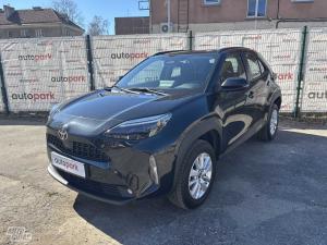 Черный Тойота Yaris Cross 2024 в Вильнюс, объемом двигателя 1.50 л и пробегом 33 тыс. км за 21400 €, фото  на AUTOMOTO.COM.LV