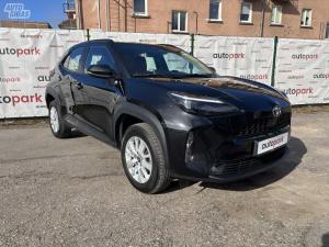 Черный Тойота Yaris Cross 2024 в Вильнюс, объемом двигателя 1.50 л и пробегом 33 тыс. км за 21400 €, фото 3 на AUTOMOTO.COM.LV