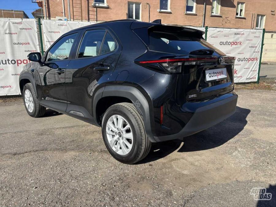 Черный Тойота Yaris Cross 2024 в Вильнюс, объемом двигателя 1.50 л и пробегом 33 тыс. км за 21400 €, фото 5 на AUTOMOTO.COM.LV
