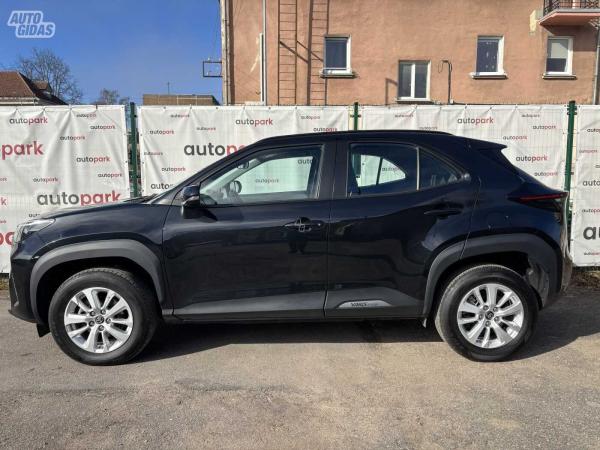 Melns Toyota Yaris Cross 2024 Viļņa, ar dzinēja tilpumu 1.50 L un nobraukumu 33 tūkst. km par 21400 €, foto 6 vietnē AUTOMOTO.COM.LV