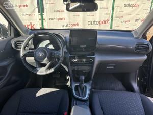Черный Тойота Yaris Cross 2024 в Вильнюс, объемом двигателя 1.50 л и пробегом 33 тыс. км за 21400 €, фото 9 на AUTOMOTO.COM.LV