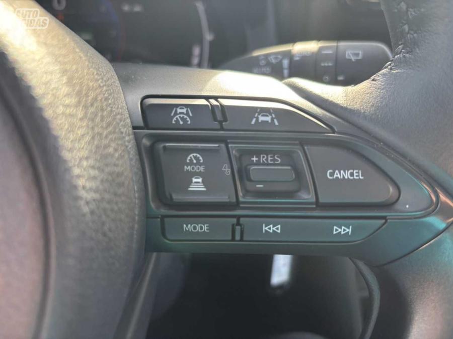 Черный Тойота Yaris Cross 2024 в Вильнюс, объемом двигателя 1.50 л и пробегом 33 тыс. км за 21400 €, фото 11 на AUTOMOTO.COM.LV