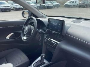 Черный Тойота Yaris Cross 2024 в Укмерге, объемом двигателя 1.49 л и пробегом 40 тыс. км за 20500 €, фото 9 на AUTOMOTO.COM.LV