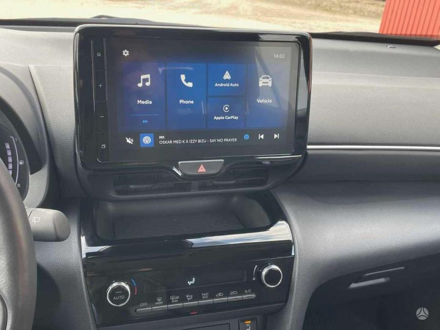 Черный Тойота Yaris Cross 2024 в Укмерге, объемом двигателя 1.49 л и пробегом 40 тыс. км за 20500 €, фото 10 на AUTOMOTO.COM.LV