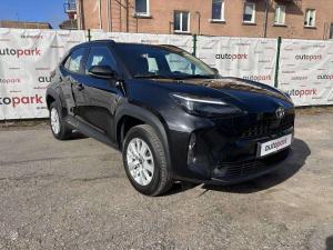 Черный Тойота Yaris Cross 2024 в Клайпеда, объемом двигателя 1.49 л и пробегом 33 тыс. км за 21400 €, фото 3 на AUTOMOTO.COM.LV