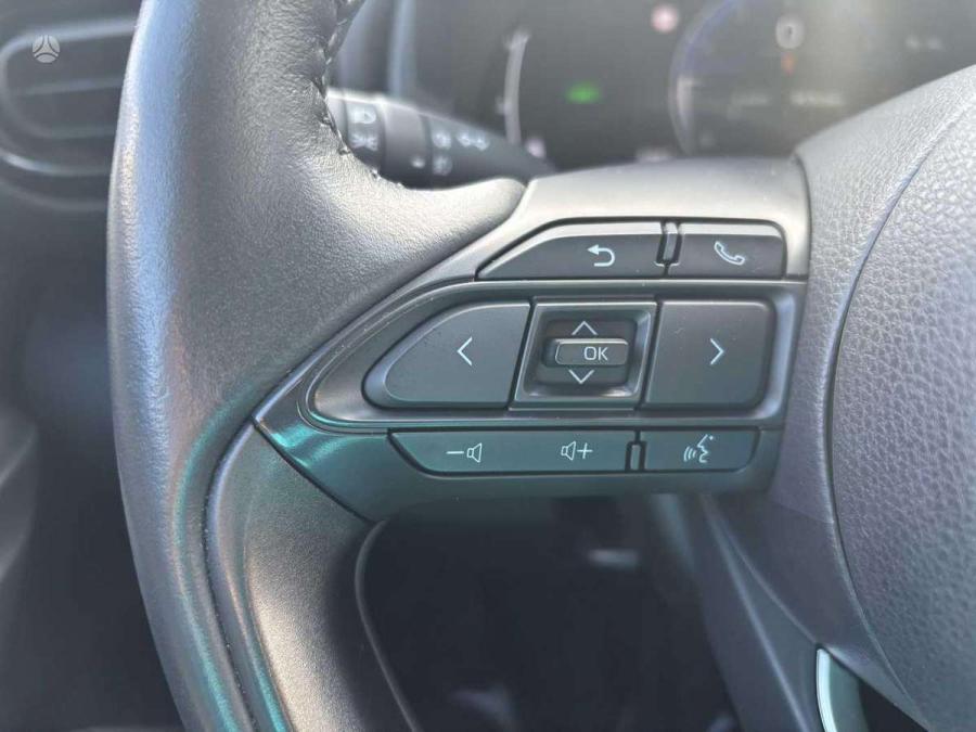 Черный Тойота Yaris Cross 2024 в Клайпеда, объемом двигателя 1.49 л и пробегом 33 тыс. км за 21400 €, фото 10 на AUTOMOTO.COM.LV