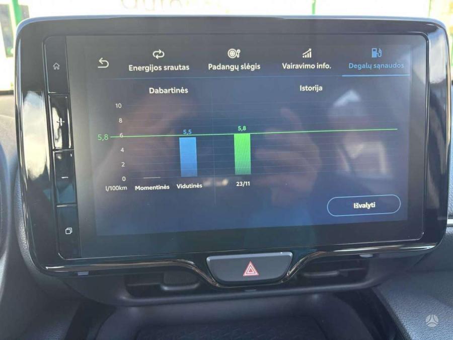 Черный Тойота Yaris Cross 2024 в Клайпеда, объемом двигателя 1.49 л и пробегом 33 тыс. км за 21400 €, фото 13 на AUTOMOTO.COM.LV