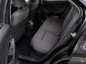 Черный Тойота Yaris Cross 2024 в Таураге, объемом двигателя 1.49 л и пробегом 52 тыс. км за 13499 €, фото 7 на AUTOMOTO.COM.LV