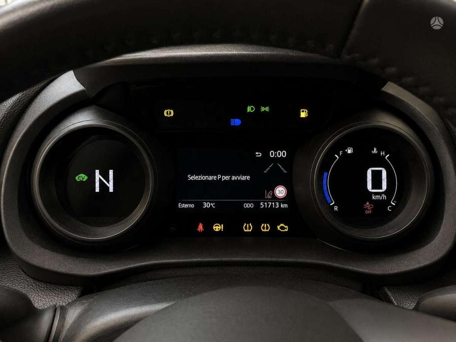 Черный Тойота Yaris Cross 2024 в Таураге, объемом двигателя 1.49 л и пробегом 52 тыс. км за 13499 €, фото 10 на AUTOMOTO.COM.LV