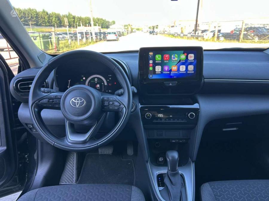 Черный Тойота Yaris Cross 2024 в Вильнюс, объемом двигателя 1.50 л и пробегом 30 тыс. км за 19300 €, фото 14 на AUTOMOTO.COM.LV