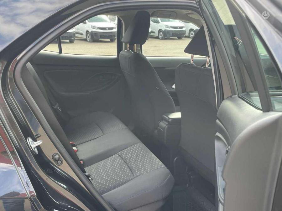 Melns Toyota Yaris Cross 2024 Viļņa, ar dzinēja tilpumu 1.49 L un nobraukumu 40 tūkst. km par 19500 €, foto 6 vietnē AUTOMOTO.COM.LV