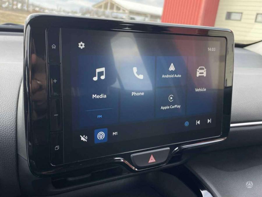 Melns Toyota Yaris Cross 2024 Viļņa, ar dzinēja tilpumu 1.49 L un nobraukumu 40 tūkst. km par 19500 €, foto 12 vietnē AUTOMOTO.COM.LV