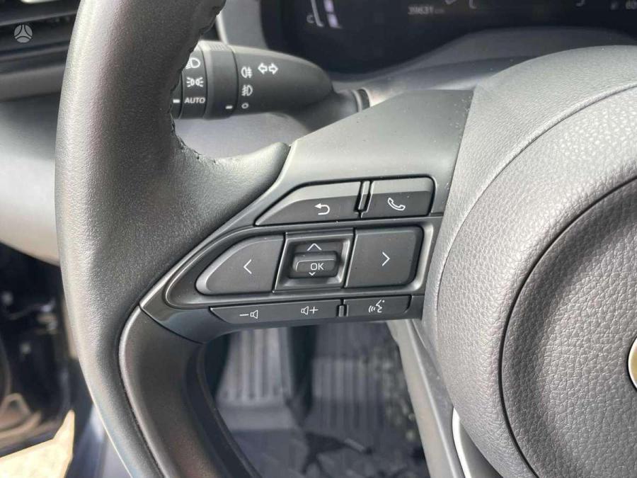 Melns Toyota Yaris Cross 2024 Viļņa, ar dzinēja tilpumu 1.49 L un nobraukumu 40 tūkst. km par 19500 €, foto 14 vietnē AUTOMOTO.COM.LV
