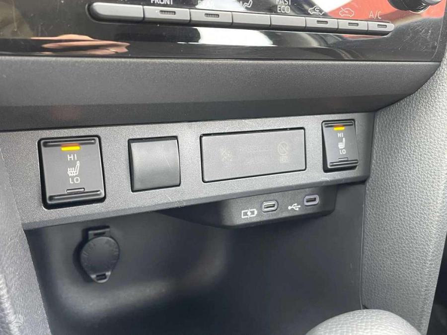 Melns Toyota Yaris Cross 2024 Viļņa, ar dzinēja tilpumu 1.49 L un nobraukumu 40 tūkst. km par 19500 €, foto 16 vietnē AUTOMOTO.COM.LV