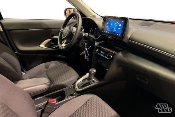 Melns Toyota Yaris Cross 2025 Kauņa, ar dzinēja tilpumu 0.00 L un nobraukumu 12 tūkst. km par 30459 €, foto 6 vietnē AUTOMOTO.COM.LV