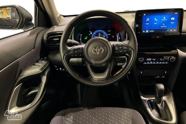Melns Toyota Yaris Cross 2025 Kauņa, ar dzinēja tilpumu 0.00 L un nobraukumu 12 tūkst. km par 30459 €, foto 9 vietnē AUTOMOTO.COM.LV