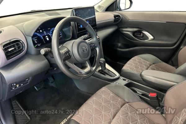 Black Toyota Yaris Cross 2025 in Parnu, with an engine capacity of 1.50 L and mileage of 5 thousand km for 31500 €, photo 11 on AUTOMOTO.COM.LV