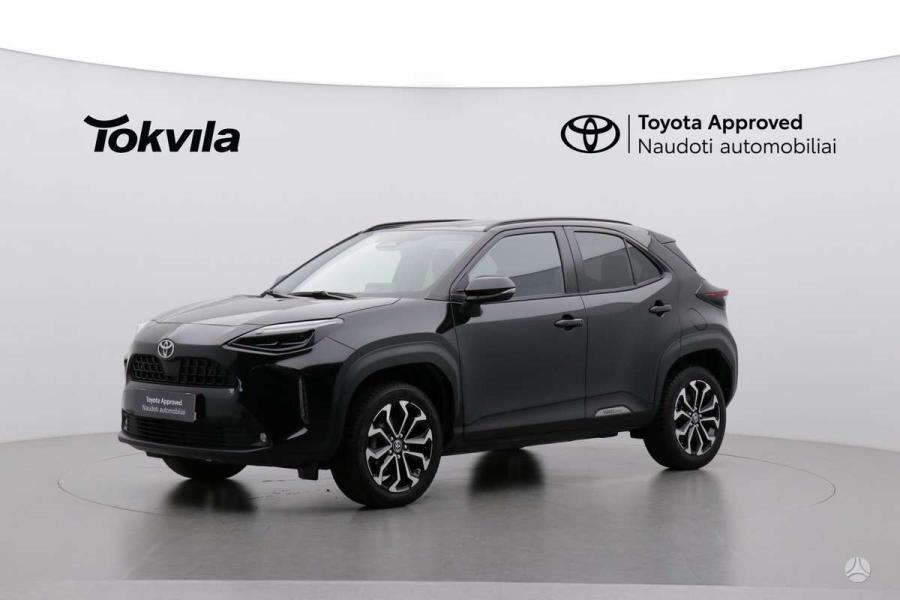 Черный Тойота Yaris Cross 2025 в Вильнюс, объемом двигателя 1.49 л и пробегом 23 тыс. км за 26990 €, фото 1 на AUTOMOTO.COM.LV