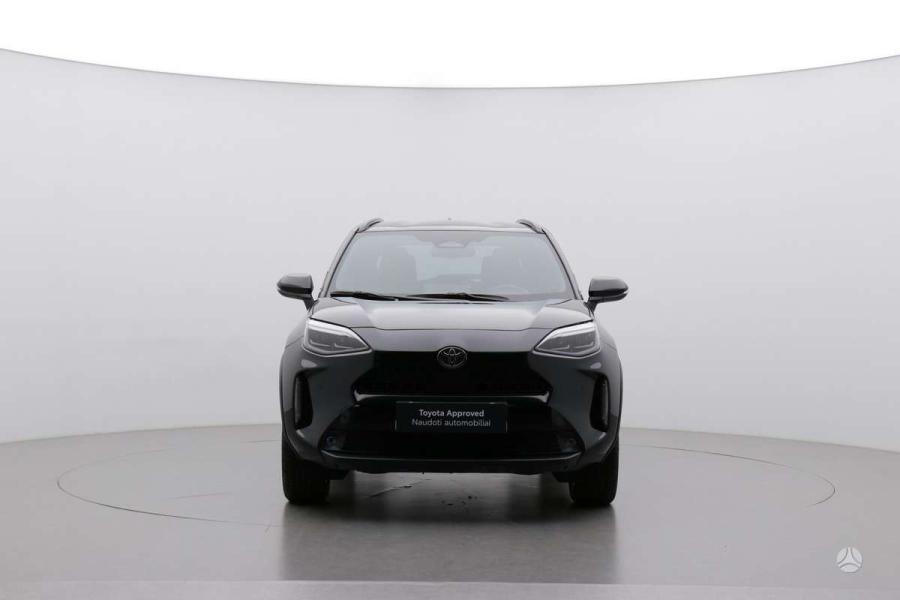Черный Тойота Yaris Cross 2025 в Вильнюс, объемом двигателя 1.49 л и пробегом 23 тыс. км за 26990 €, фото 6 на AUTOMOTO.COM.LV