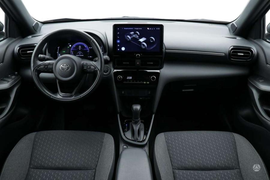 Черный Тойота Yaris Cross 2025 в Вильнюс, объемом двигателя 1.49 л и пробегом 23 тыс. км за 26990 €, фото 7 на AUTOMOTO.COM.LV