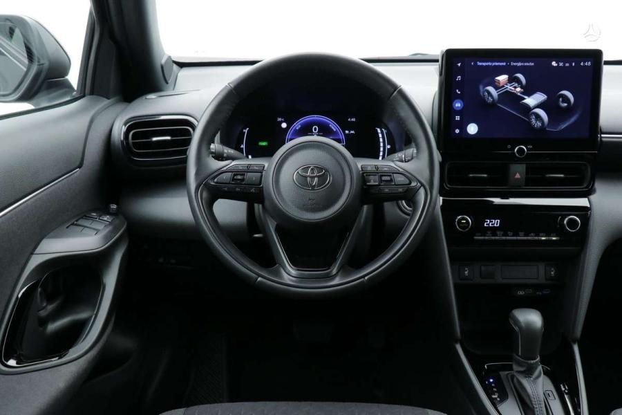 Черный Тойота Yaris Cross 2025 в Вильнюс, объемом двигателя 1.49 л и пробегом 23 тыс. км за 26990 €, фото 8 на AUTOMOTO.COM.LV