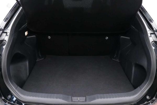 Black Toyota Yaris Cross 2025 in Vilnius, with an engine capacity of 1.49 L and mileage of 23 thousand km for 26990 €, photo 10 on AUTOMOTO.COM.LV