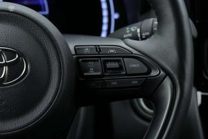 Черный Тойота Yaris Cross 2025 в Вильнюс, объемом двигателя 1.49 л и пробегом 23 тыс. км за 26990 €, фото 28 на AUTOMOTO.COM.LV