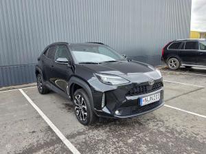 Черный Тойота Yaris Cross 2025 в Каунас, объемом двигателя 1.49 л и пробегом 23 тыс. км за 13900 €, фото  на AUTOMOTO.COM.LV
