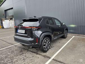 Черный Тойота Yaris Cross 2025 в Каунас, объемом двигателя 1.49 л и пробегом 23 тыс. км за 13900 €, фото 5 на AUTOMOTO.COM.LV