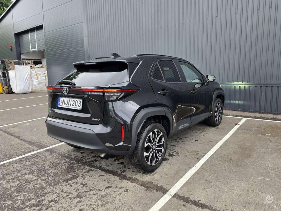 Черный Тойота Yaris Cross 2025 в Каунас, объемом двигателя 1.49 л и пробегом 23 тыс. км за 13900 €, фото 5 на AUTOMOTO.COM.LV