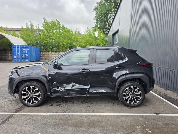 Melns Toyota Yaris Cross 2025 Kauņa, ar dzinēja tilpumu 1.49 L un nobraukumu 23 tūkst. km par 13900 €, foto 7 vietnē AUTOMOTO.COM.LV
