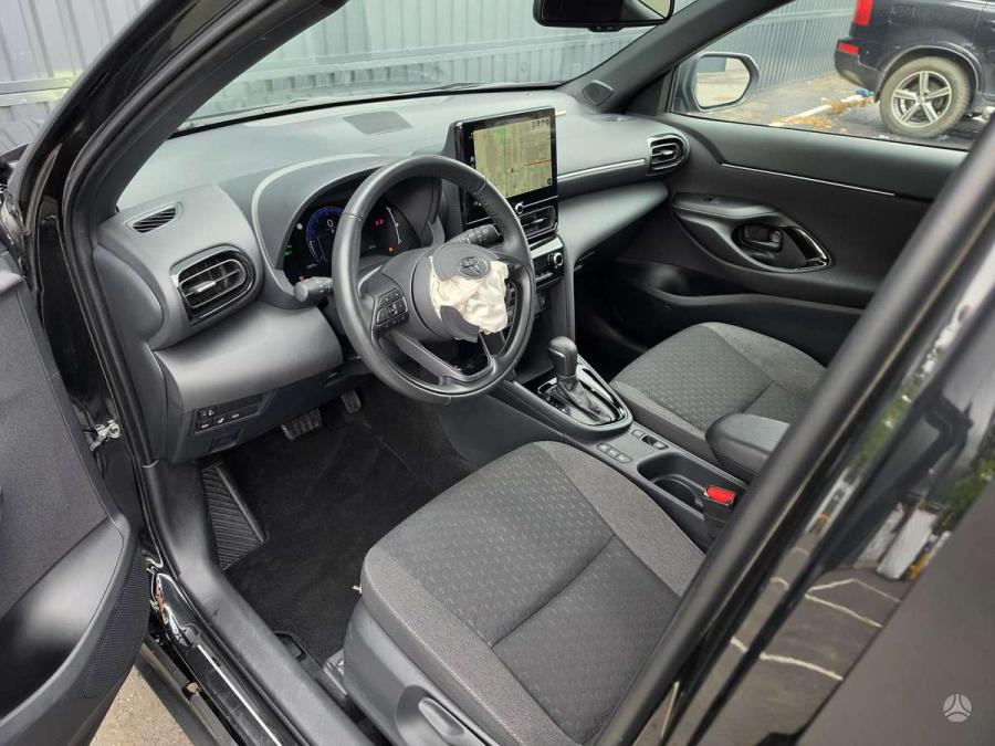 Черный Тойота Yaris Cross 2025 в Каунас, объемом двигателя 1.49 л и пробегом 23 тыс. км за 13900 €, фото 23 на AUTOMOTO.COM.LV