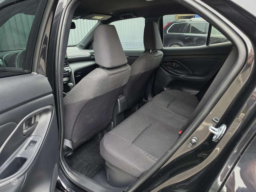 Черный Тойота Yaris Cross 2025 в Каунас, объемом двигателя 1.49 л и пробегом 23 тыс. км за 13900 €, фото 27 на AUTOMOTO.COM.LV