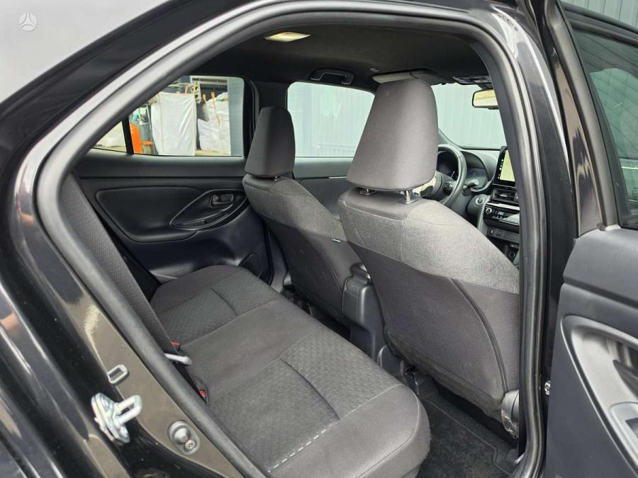 Черный Тойота Yaris Cross 2025 в Каунас, объемом двигателя 1.49 л и пробегом 23 тыс. км за 13900 €, фото 28 на AUTOMOTO.COM.LV